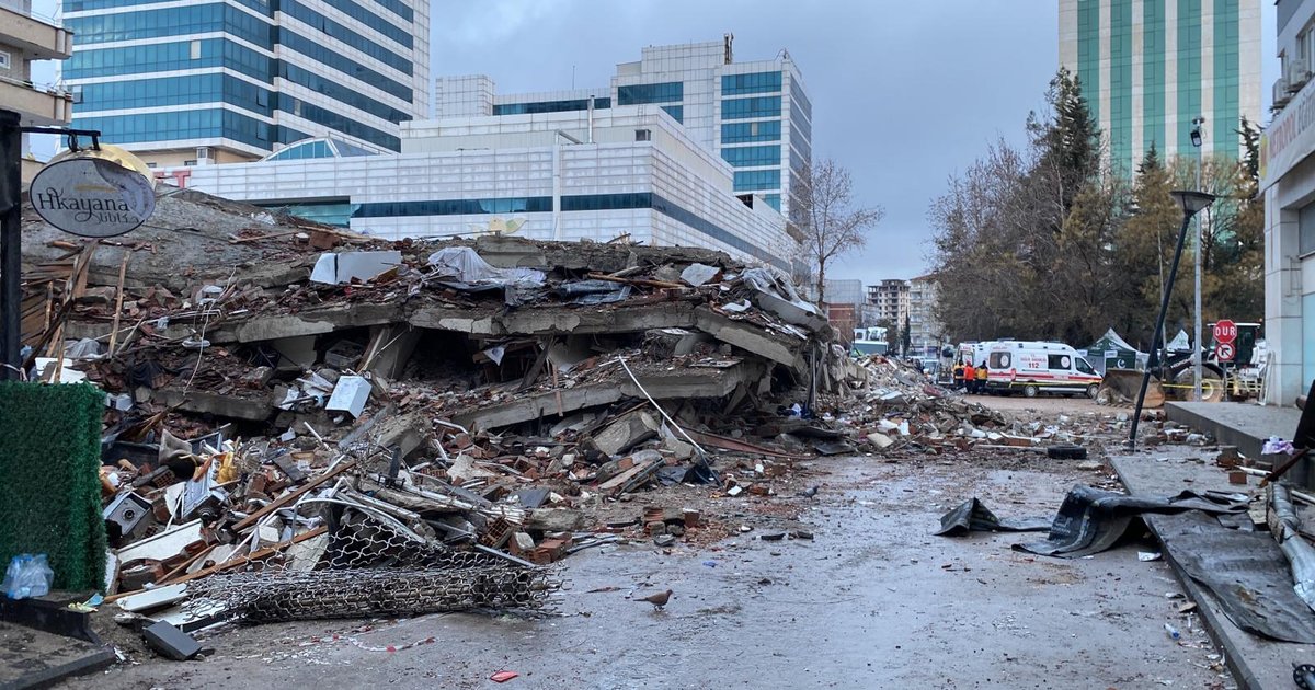 Surviving the Türkiye/Syria earthquakes: trauma and adapted peacebuilding